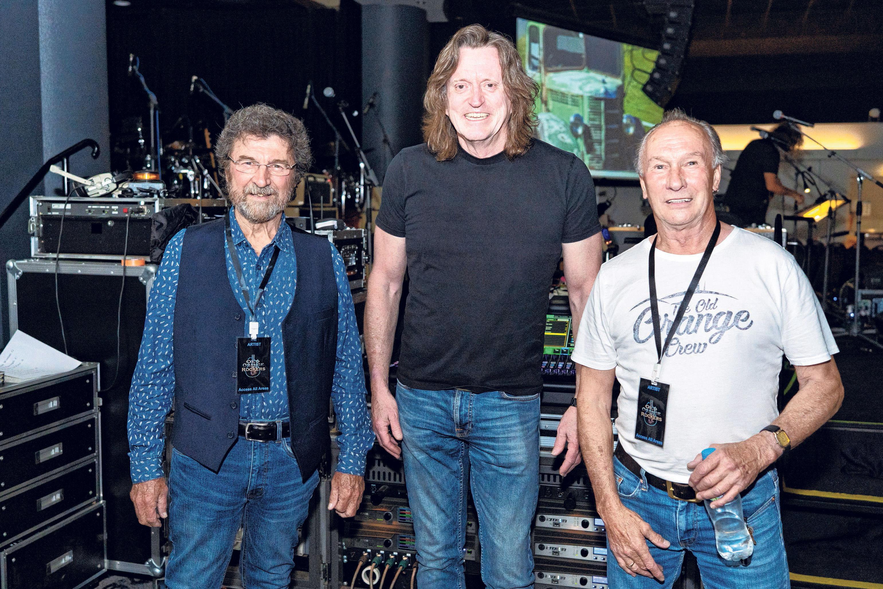 Old Orange Rockers take the stage!